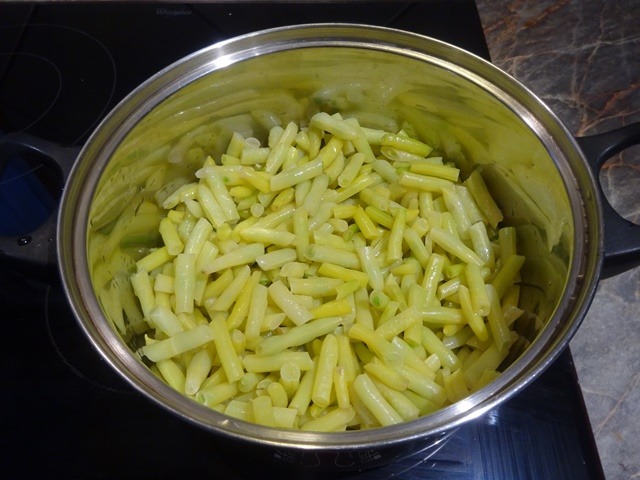 Magyaros zöldbableves - paprikás rántással, tejföllel - Háztartás Ma