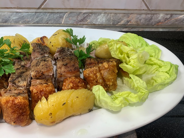 Bőrös malaccomb - Hasselbach burgonyával - Háztartás Ma